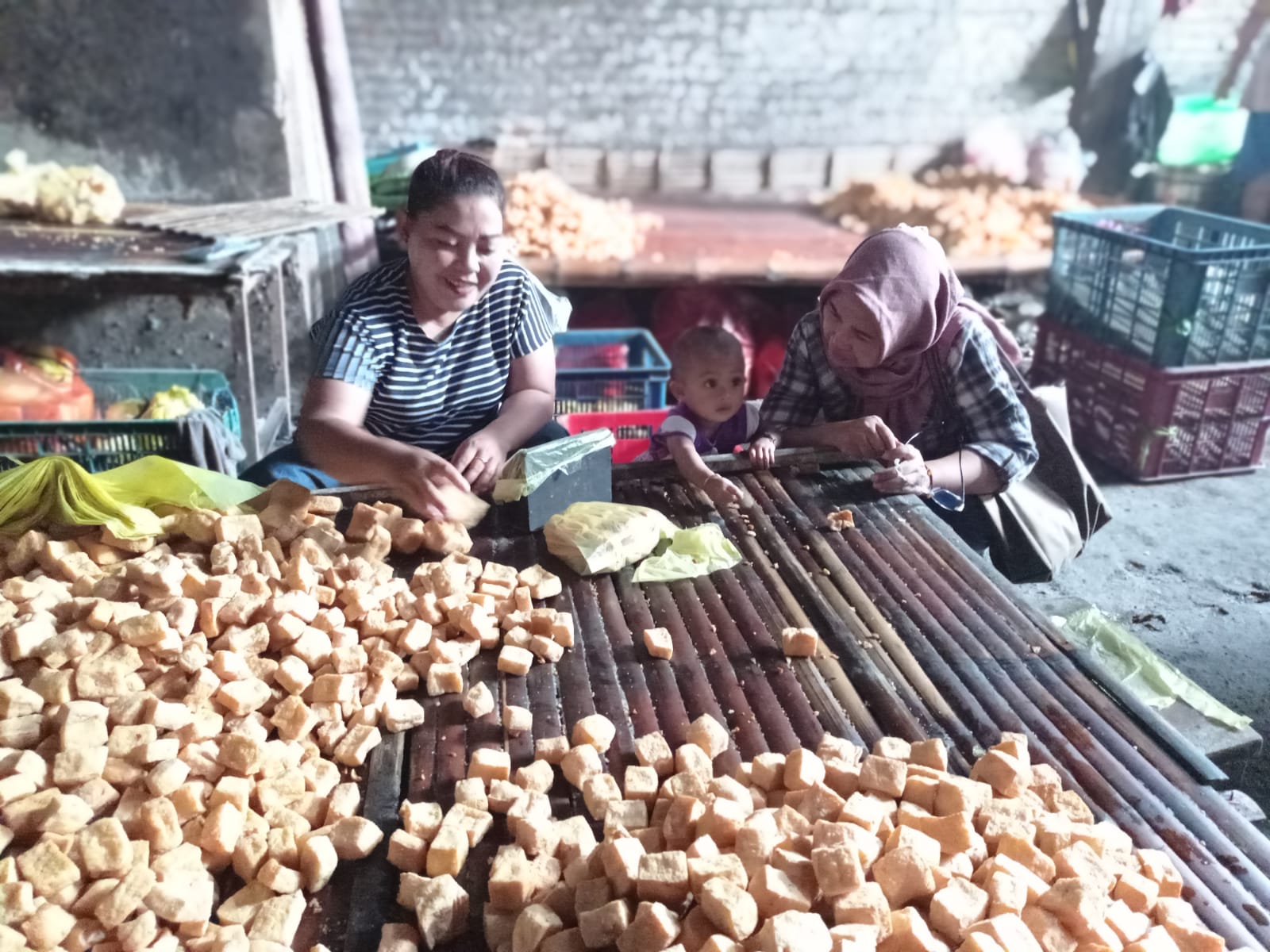 Kunjungi Sentra Industri Tahu Desa Sumbermulyo, Eva Sundari : Ada PR ...