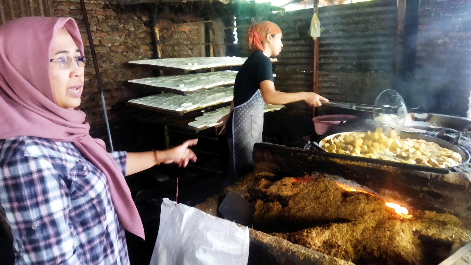 Kunjungi Sentra Industri Tahu Desa Sumbermulyo, Eva Sundari : Ada PR ...