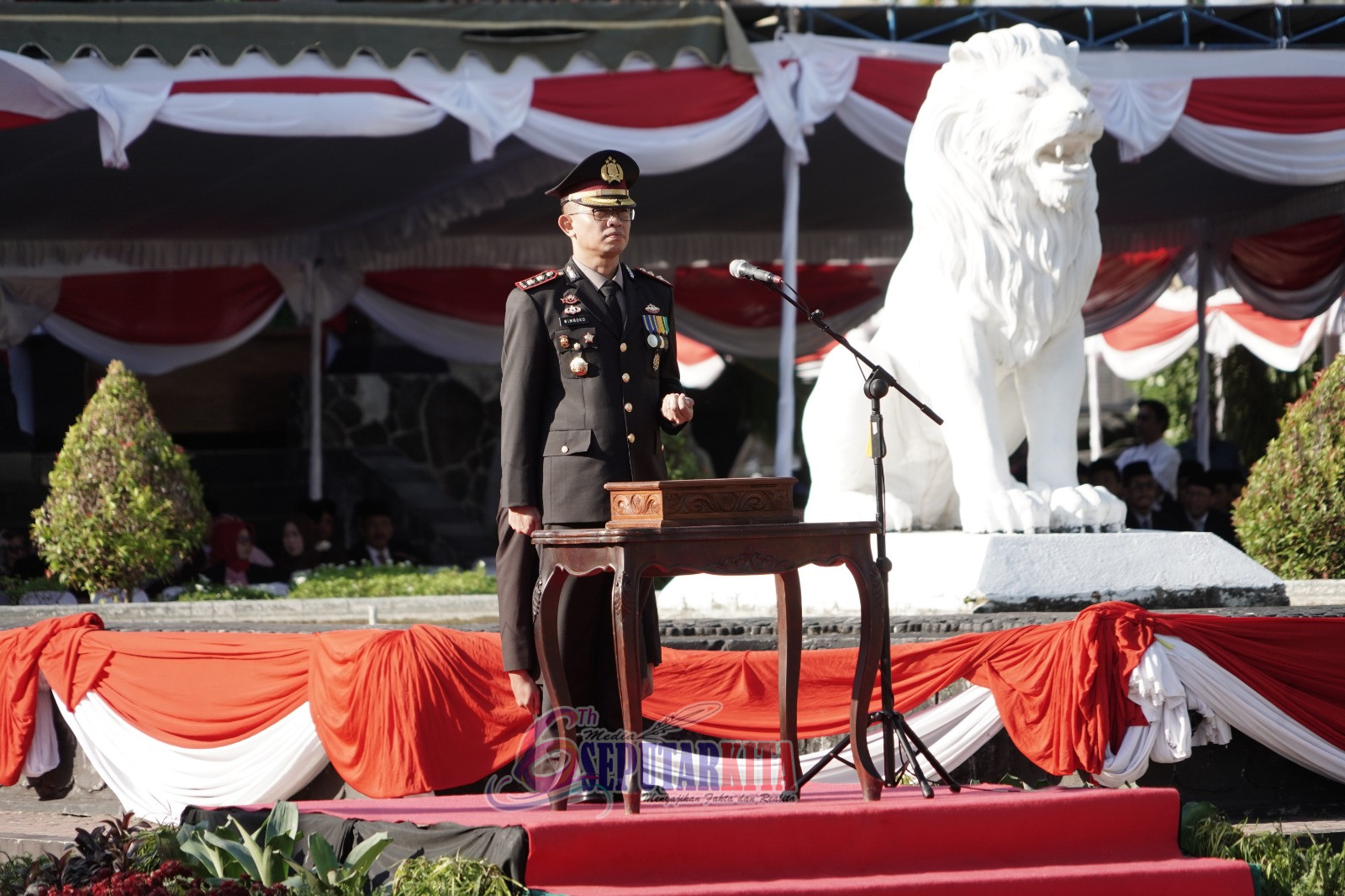 Kapolres Ponorogo Jadi Irup Penurunan Bendera Merah Putih HUT RI Ke-78 - Media Seputar Kita